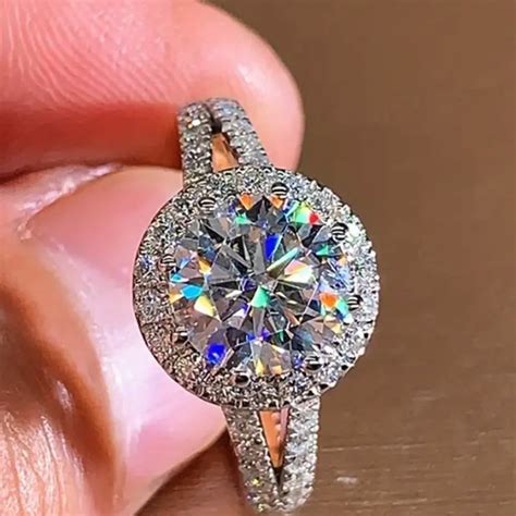 Luxury 2 Carat 925 Sterling Silver Moissanite Diamond Ring 18k White