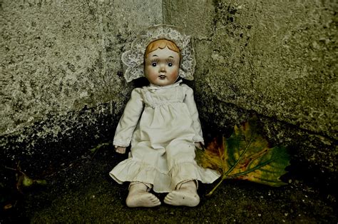 Into The World Of Scp 706 The Perfect Porcelain Doll The Horror Dome