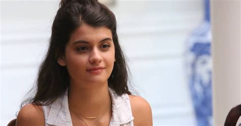 Who Plays Sabrina On The Mick Sofia Black Delia Has An Impressive Resume