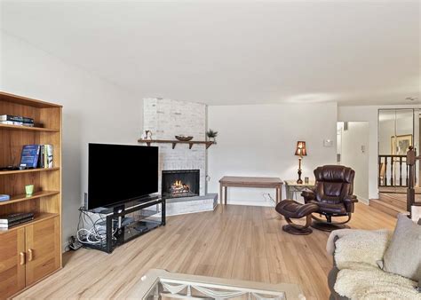 7235 Willow Way Ln Unit 8a Willowbrook Il 60527 Redfin