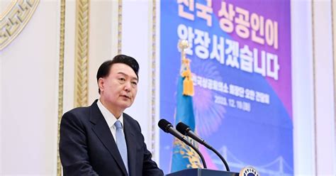 총선 유혹 거절 尹대통령 빚내서 돈 써야 시장 망치는 주장