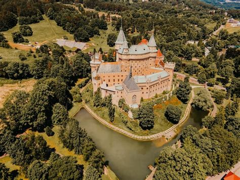 Vista Aérea Do Castelo Medieval De Bojnice Património Da Unesco Na
