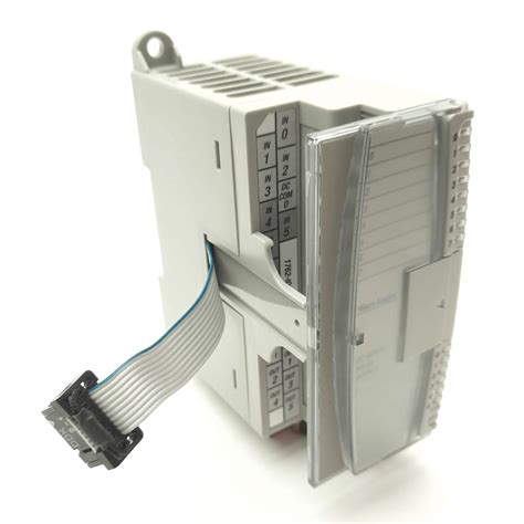 allen bradley 1762 iq8ow6 micrologix i o module 8x 24vdc in 6x relay