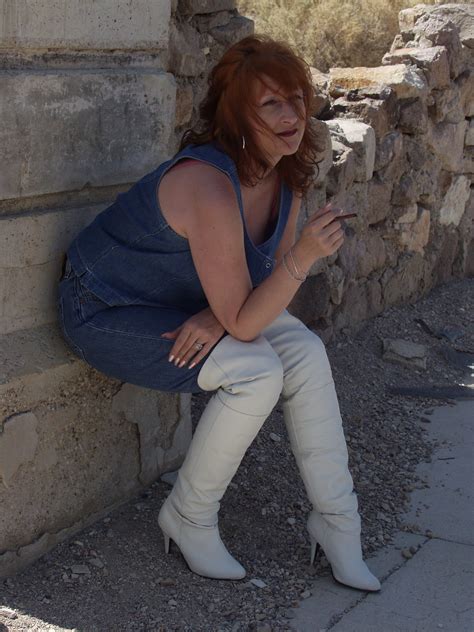 Naturallyattractive Maturesultry Womenlegsboots Flickr