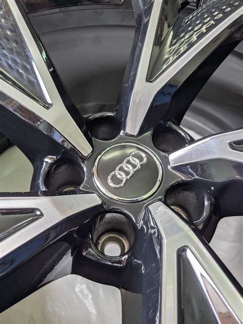Oригінальні диски Audi RS R22, 5*112, 5-V глянцевий чорний 4K0601025B ...