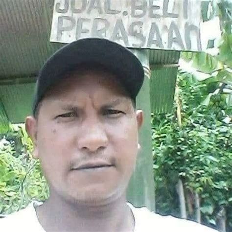 6 Potret Bapak Bapak Selfie Ini Kocak Ekspresi Datarnya Bikin Ngakak