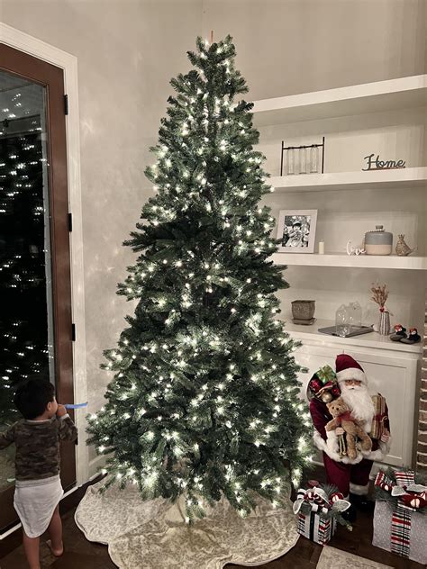 Lights Section Not Working Creating Gap On Christmas Tree Whats Best