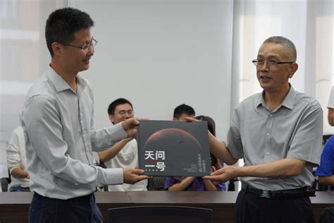 基于领域增强大模型的定制化公安信息抽取方法(tips)研究成果 数据空间研究中心 基于领域增强大模型的定制化公安信息抽取方法(tips)研究成果 数据空间研究中心