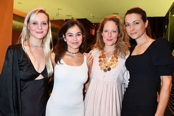 Moderner Sex Bonnie Strange Moderiert Revival Der Peep Erotikshow Im