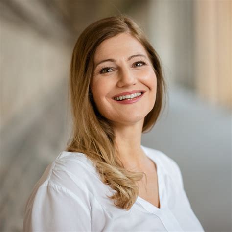 Johanni Van Oostrum Hilbert Artists Management