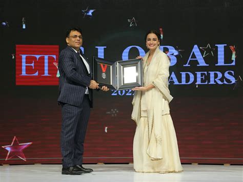 Vivek Shaurya Wins Et Global Indian Leaders Awards 2022 For Best Early