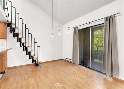 8941 Ravenna Ave Ne Seattle Wa 98115 Redfin