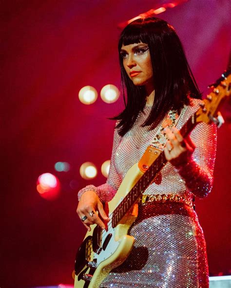 Laura Lee ミュージシャン 女性