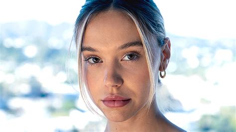Alexis Ren Talks Movie Debut In The Enforcer With Antonio Banderas Hollywood Life