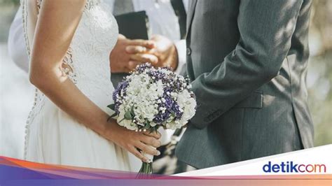 Kisah Cinta Plot Twist, Empat Suami & Istri Ini Bertukar Pasangan