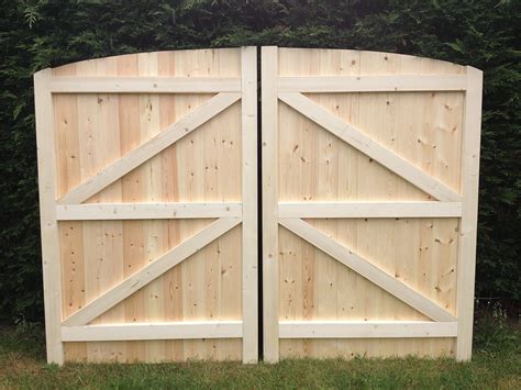 E Timber Driveway Gates 6ft Wide X 6ft Tall Each Uk Diy