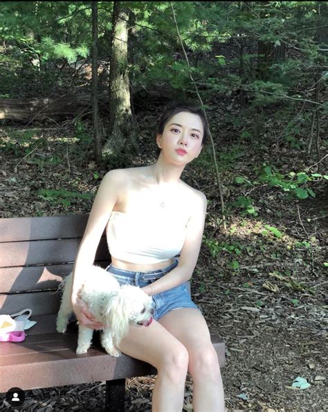 Nữ Streamer U40 Có Vòng 1 đẹp Nhất Hàn Quốc Khiến đàn Em Ghen Tị Vì