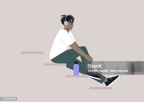 계단에 앉아 이어폰을 통해 흐르는 음악에 길을 잃은 젊은 아프리카 캐릭터 Dj에 대한 스톡 벡터 아트 및 기타 이미지 Dj 거리 계단 Istock