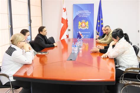 სახალხო დამცველი ჭიათურმანგანუმის მაღაროს უმუშევრად დარჩენილ თანამშრომლებს შეხვდა