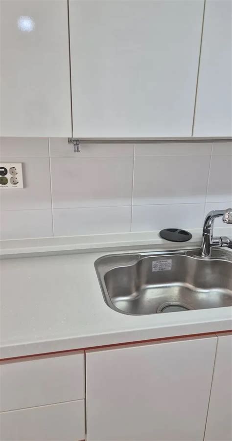 날짜 임박해서 부탁드렸는데 바로 예약 해서 청소 진행했고 청소하면서 하자있는 부분들도 체크해서 알려주셨어요 만족합니다~~ 숨고 숨은고수