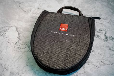 Review: The DALI IO-6 Premium Hi-Fi Wireless Headphones | LXRY Magazine ...