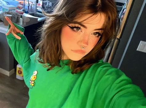 Hannah Owo Wikibio Age Reddit Net Worth Career Bikini Photos