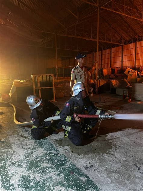 អគ្គិភ័យឆេះទីតាំងសិប្បកម្មផលិតគ្រឿងសង្ហាររឹមតាំងពីម៉ោង៤ភ្លឺ