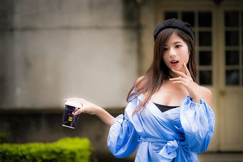 여자 아시아 갈색 머리 피사계 심도 소녀 모자 긴 머리 모델 여자 Hd 배경 화면 Wallpaperbetter