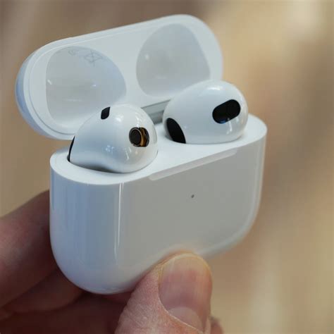 AirPods (3rd Generation) With Lightning Charging Case | atelier-yuwa ...