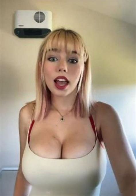 Who Is This Beautiful Blondie Babe Average Clio Clihub 1635850