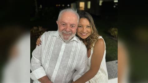 Janja Posta Foto De Ano Novo Ao Lado De Lula “muito Amor E União