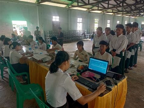အမ်းမြို့ အမှတ် ၂ အခြေခံပညာအထက်တန်းကျောင်းခန်းမ၌ ပန်းခင်းစီမံချက်အဆင့