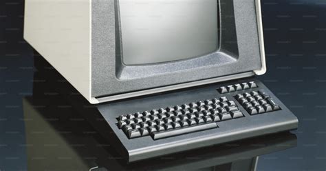 키보드와 마우스가 있는 오래된 컴퓨터 사진 Unsplash의 바탕 화면 이미지