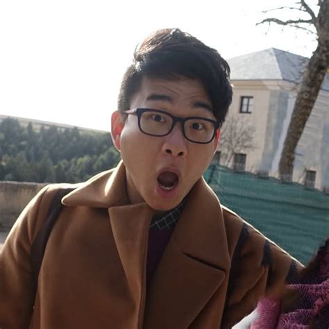 안녕하세요 아들 둘 아빱니다 아내는 아들 셋 키웁니다 그럼 이만