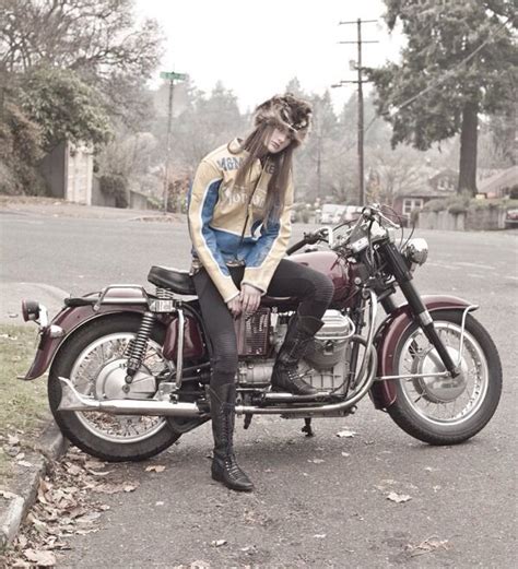 ΤΑ ΜΟΤΟΡΙΑ ΤΗΣ ΔΥΤΙΚΗΣ ΑΚΤΗΣ Γυναικες και Μοτοσυκλεττες