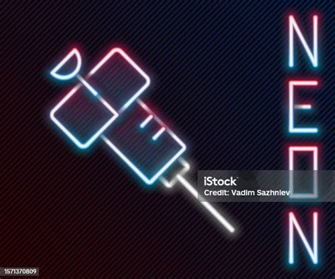 검은 색 배경에 고립 된 빛나는 네온 라인 주사기 아이콘 백신 예방 접종 주사 독감 주사용 주사기 의료 장비 다채로운 개요 개념 벡터 3차원 형태에 대한 스톡 벡터 아트 및