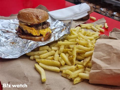 햄버거 전쟁 ] 매장만 열면 대박 프리미엄 버거 파이브가이즈그의 열풍 언제까지 네이버 블로그