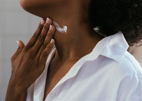 How To Get Rid Of Neck Acne According To Dermatologists