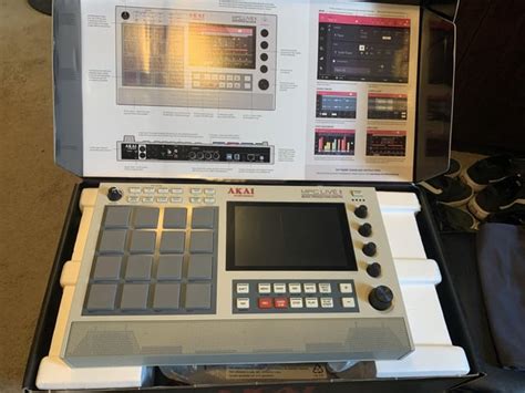 [WTS][WTT] Akai MPC Live 2 Retro $950.00 +shipping [L] Scottsdale,AZ ...