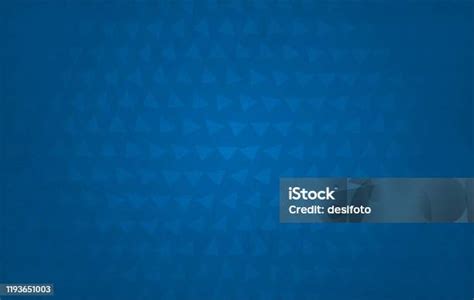 작은 추상적 인 불규칙한 모양의 삼각형 패턴이있는 파란색 그런지 축하 배경은 온통 워터 마크로 거친에 대한 스톡 벡터 아트 및 기타 이미지 Istock