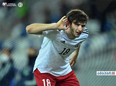 რა გააკეთა ხვიჩა კვარაცხელიამ გოლის გატანის შემდეგ ამაღელვებელი ჟესტი ინტერნეტში პოპულარობით