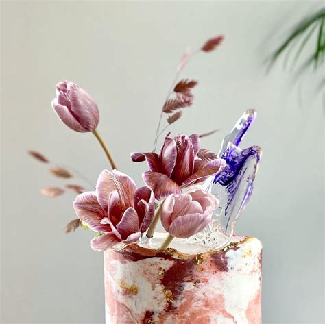 브릴랜드 생화케이크 주문제작케이크 웨딩케이크 돌잔치케이크 연예인서포트케이크 아트클래스 2회차 염색튤립과 이소말트오브제 생화케이크 플라워케이크 케이크주문