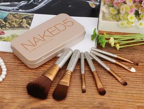 จำหน่ายเสื้อยืดลิขสิทธิ์โดเรม่อนจากบริษัท ราคาปลีก ราคาส่ง แปรงแต่งหน้า 7 ชิ้น Naked5 ราคา