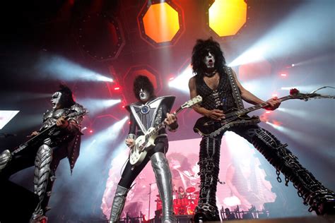 En un detonante concierto Kiss dijo adiós a Chile con lo mejor de su repertorio