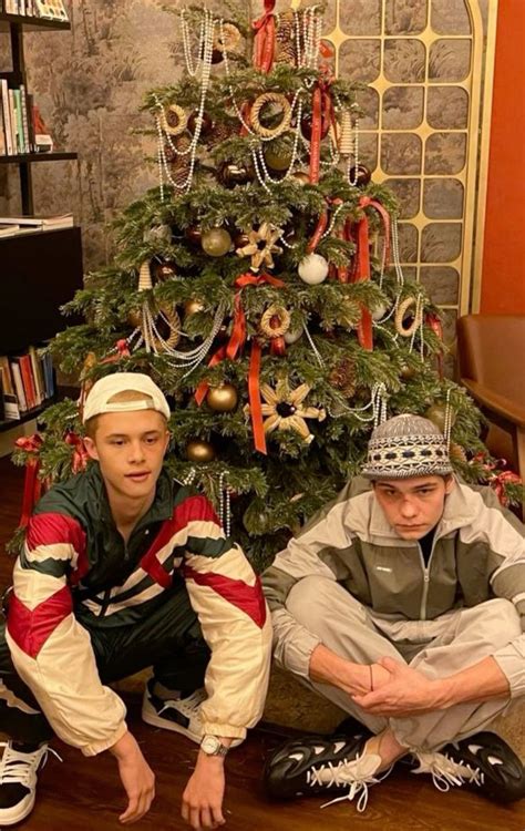 слава копейкин и леон кемстач обои слово пацана Actors Funny Images Russian Film