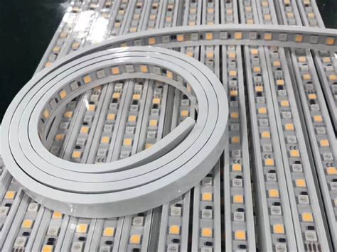 네온 불빛 Led 플렉스 스트립 실리콘 압출 기계 제조 업체 중국 자동 접착제 디스펜서 기계 공급 업체