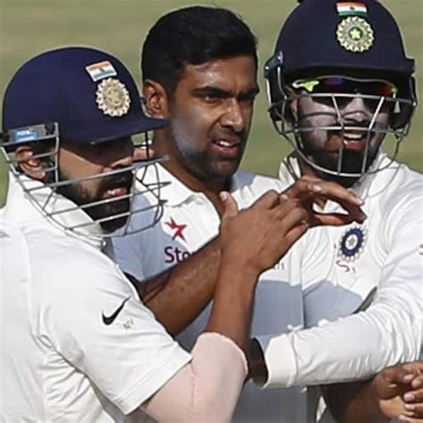 Steve Okeefe Clinches Bhuvi Kumars Wicket