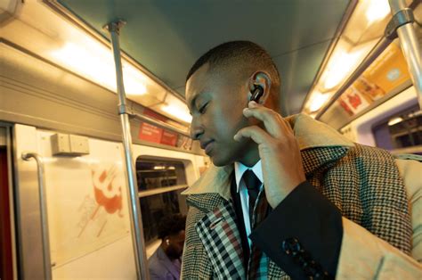 How To Control Bose Wireless Earbuds Swipe Tap And Press Bose