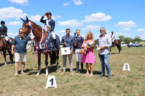 Nicolas Bourgeot Et Un Deux Trois Folie Vainqueurs De La 9e Étape Fédération Française D