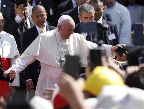 ประมวลภาพ “โป๊ปฟรานซิส” เสด็จวัดนักบุญเปโตร คริสตชนเฝ้าฯ รอรับเสด็จจำนวนมาก